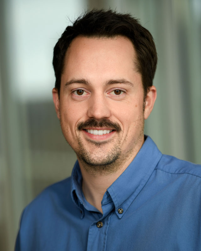 Contact - Wells Fargo Center